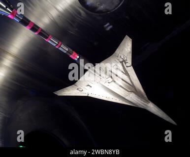 NASA GLENN/NASA LANGLEY LOADS COMPARISON TEST WITH 6 COMPONENT FORCE ...