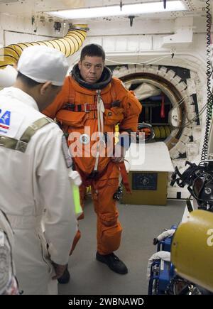 STS-130 LAUNCH L-0 WHITE ROOM ACTIVITIES Stock Photo - Alamy