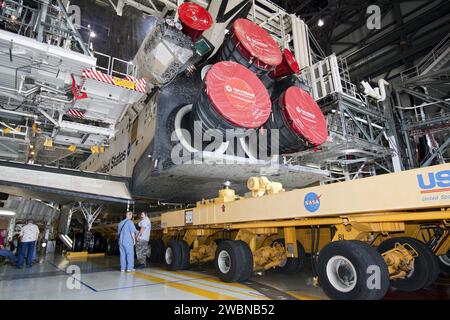 CAPE CANAVERAL, Fla. – Inside the Vehicle Assembly Building at NASA’s ...