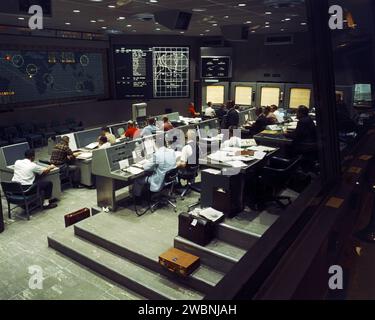 CAPE CANAVERAL, Fla. - Inside Mercury Mission Control, astronaut Wally ...