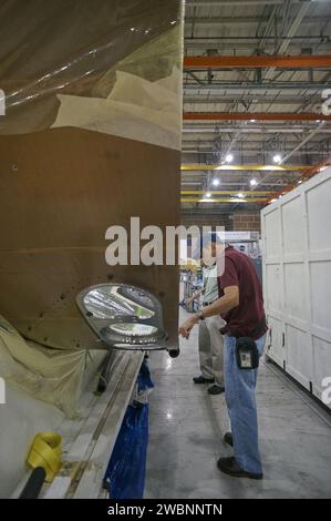 Lockheed Martin technicians at NASA's Michoud Assembly Facility in New ...