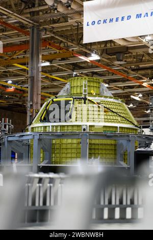 Lockheed Martin technicians at NASA's Michoud Assembly Facility in New ...