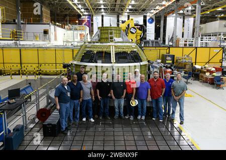 Lockheed Martin technicians at NASA's Michoud Assembly Facility in New ...