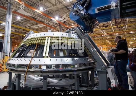 Lockheed Martin engineers at NASA's Michoud Assembly Facility in New ...