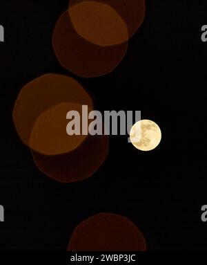 The full moon in Arlington, Virginia, USA. - 05 November 2025 The full ...
