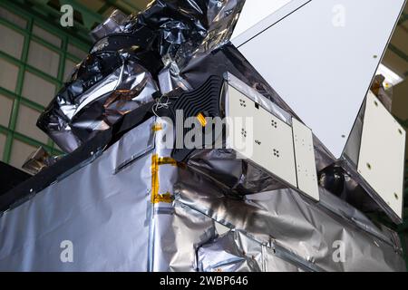 The Hyper-Angular Rainbow Polarimeter #2 (HARP2) instrument on The ...