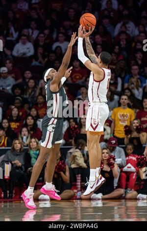 Washington State Cougars forward Isaac Jones (13) shoots over USC ...