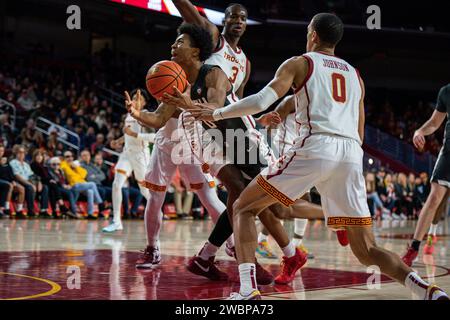Washington State Cougars forward Jaylen Wells (0) shoots over USC ...