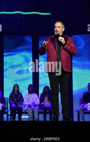 Paris, France. 11th Jan, 2024. France's foilist CONSTANT ROGER (R ...