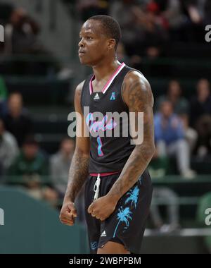 Florida Atlantic guard Johnell Davis (1) drives past Virginia Tech ...