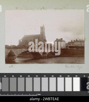 View of the bridge at Mantes-la-Jolie, Henri Charles Guérard, c. 1883 ...