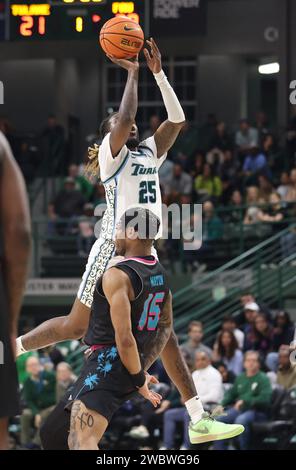 Florida guard Alijah Martin shoots past Oklahoma forward Jalon Moore ...