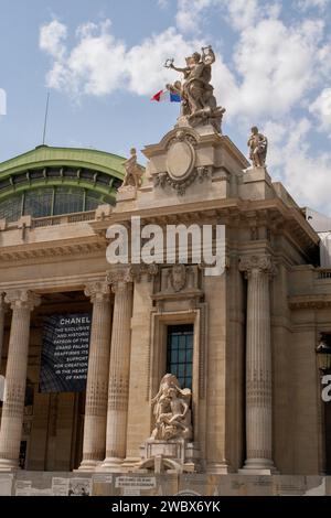 The Big Palace building in Paris - Grand Palais Stock Photo - Alamy