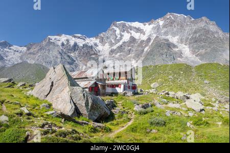 The panorama of Monte Rosa and Punta Gnifetti paks over the Rifugio ...