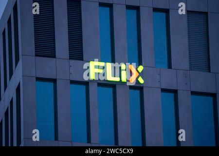 Flix Logo an der Flixbus Zentrale in München, Januar 2024 Deutschland ...