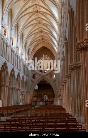 Strainer arches, aka scissor arches, support the central piers of the ...