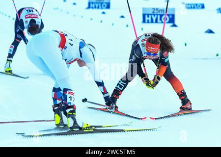 ARMBRUSTER Nathalie (Deutschland) im Ziel nach dem Skispringen, AUT ...
