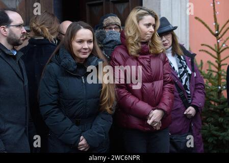 Imprisoned MP s Solidarity Mass. Roma Wasik R, wife of former MP Maciej ...