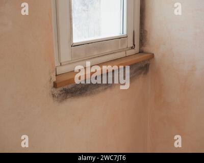damage caused by dampness and moisture on a wall Stock Photo - Alamy