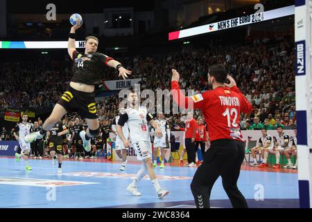 Justus Fischer (Deutschland, #14) im Wurf MEN?S EHF EURO 2024 ...