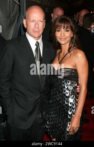 Bruce Willis and Halle Berry attend the premiere of "Perfect Strangers ...