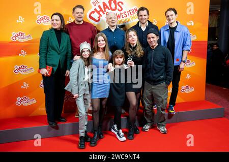 Barbara Romaner, Max Giermann, Cara Vondey, Lilit Serger, Michael Lott ...