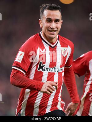 Alex Berenguer of Athletic Club celebrates after scoring a goal during ...