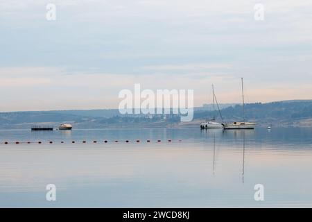 Tbilisi sea, reservoir and boats with deflated sails Stock Photo - Alamy