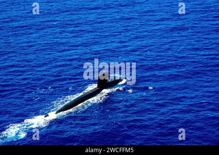 The French Navy Rubis-class nuclear powered submarine FS Emeraude off ...