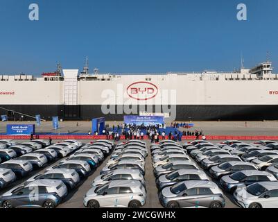 (240116) -- SHENZHEN, Jan. 16, 2024 (Xinhua) -- Vehicle carrier vessel ...