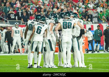 Philadelphia Eagles players huddle during an NFL football game, Sunday ...