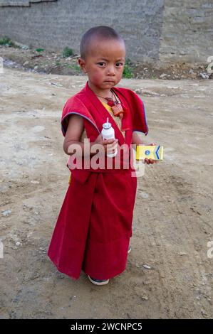 Tibet, Kham, Litang. Litang Monastery. Buddhist monks Stock Photo - Alamy