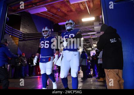 Buffalo Bills center Connor McGovern (66) drops back to block during ...