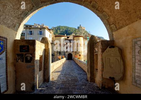 Entrevaux: town and citadel Stock Photo - Alamy