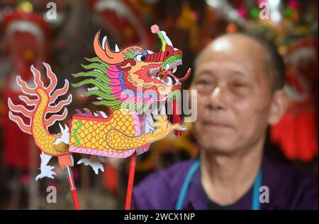 (240117) -- BINYANG, Jan. 17, 2024 (Xinhua) -- Craftsman Zou Yute makes ...