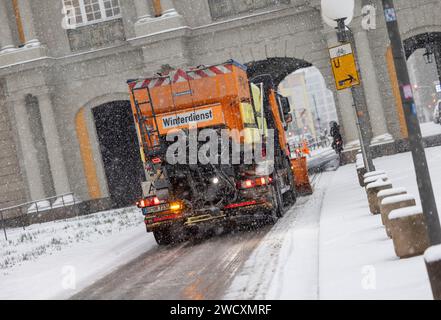 Bonn, Germany. 17th Jan, 2024. People walk through the city center in ...