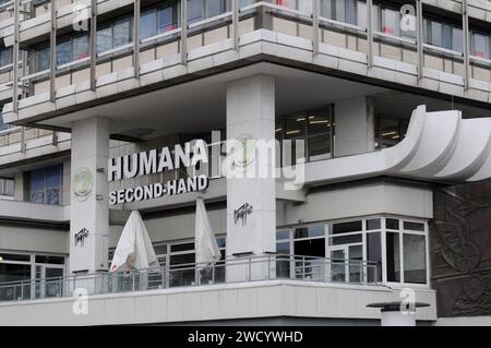 Berlin /Germany . 07 March 2019. Shoppers and tourists life at ...