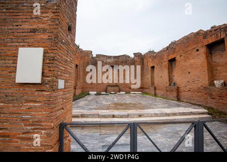 Comitium and Municipal Buildings - Pompeii - Italy Stock Photo - Alamy