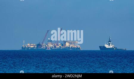 18 January 2024, Mecklenburg-Western Pomerania, Binz: On a platform (M ...