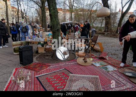 Flohmarkt, Boxhagener Platz, Friedrichshain, Berlin Stock Photo - Alamy