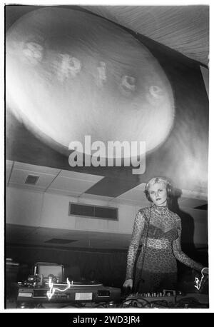 Sister Bliss of Faithless DJing at Spice at Cardiff University Great ...
