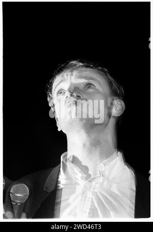 GENE, EARLY TOUR, 1994: A young Martin Rossiter of the band Gene ...