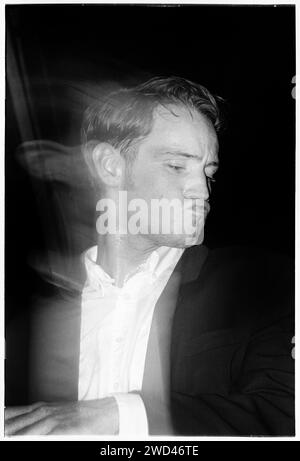 GENE, EARLY TOUR, 1994: A young Martin Rossiter of the band Gene ...