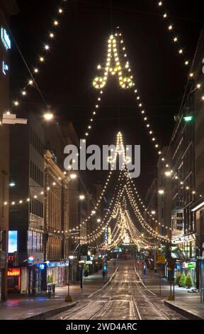 Alexandersgatan / Aleksanterinkatu, Helsinki / street scene with street ...