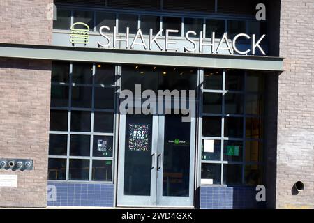Los Angeles, California: Shake Shack fast food restaurant Stock Photo ...