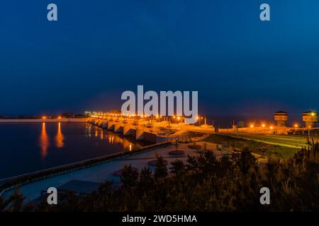 Street lights on Saemangeum Seawall, a man made dike in South Korea ...