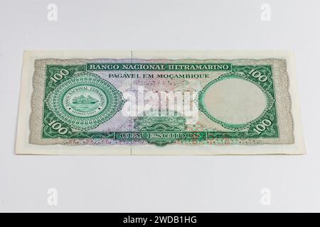Old Mozambique banknote of 100 Escudos from 1961 year Stock Photo - Alamy