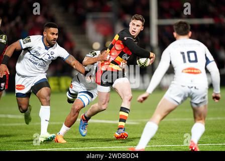 Gloucester's Seb Atkinson is tackled by Castres Olympique's Joris ...