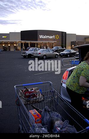 CLARKSTON / WASHINGTON STATE/USA- Senior consumers coming from walmart ...