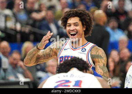 Philadelphia 76ers guard Kelly Oubre Jr. (9) and Toronto Raptors guard ...